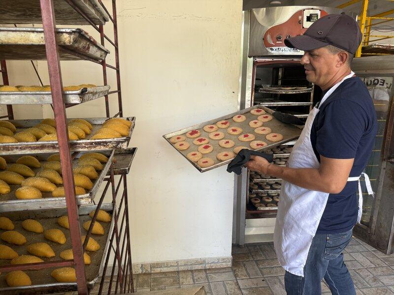 Bread is a symbol of peace: The endeavors of peace signatories in ...